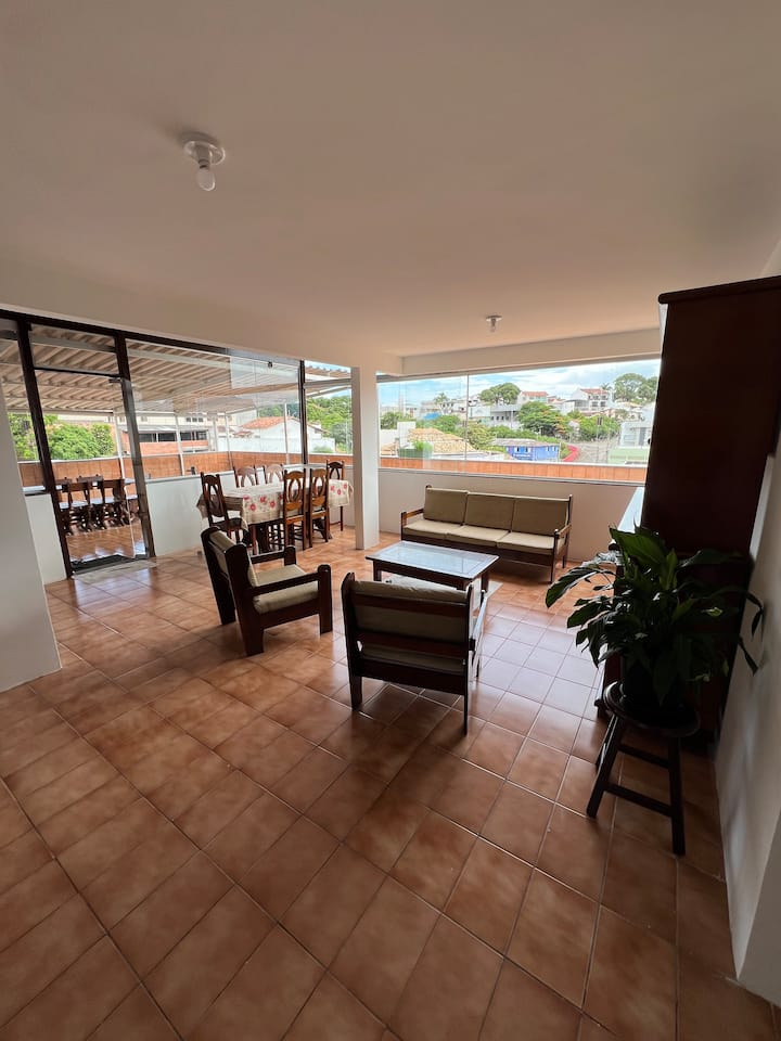 Apartamento No Centro Próx. à Praia De Areia Preta - Guarapari