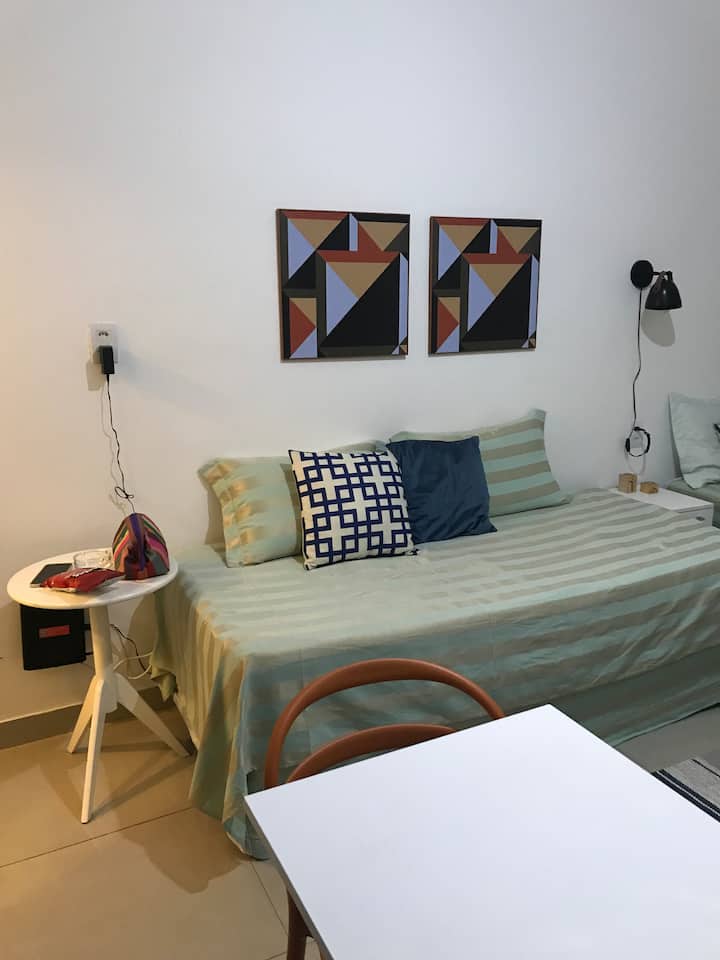 Conjugado Perto Praia E Comércio Em Copacabana - Rio de Janeiro