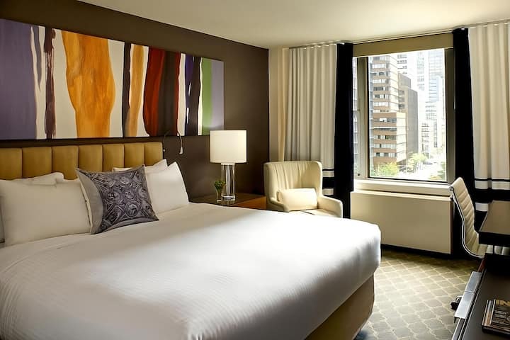 Short-drive To Laguardia Airport! Onsite Parking! - Manhattan, NY