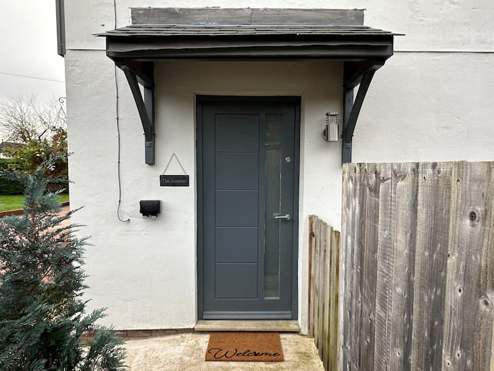 Self-contained Annexe In Mid Wales, Couples & Work - Welshpool