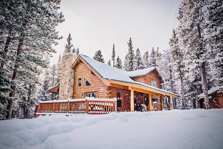 Modern Cabin Getaway • 8 Acres + Arcade + Spa Bath - Alma, CO