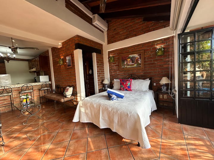 Top Floor Studio In Romantic Zone - Puerto Vallarta