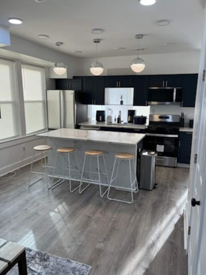 Entire Single Family Home W/parking & Basement Apt - Washington, D.C.