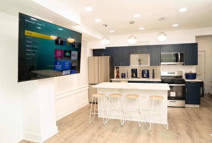 Near Capitol Hill W/parking & 2 Kitchens Sleeps 10 - Washington
