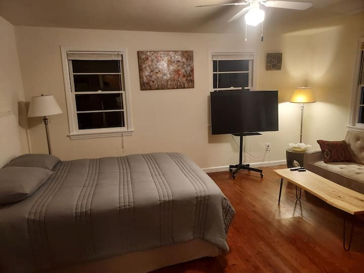 2 Bedroom Apt. On 6 Acres - Old York Cellars, Ringoes