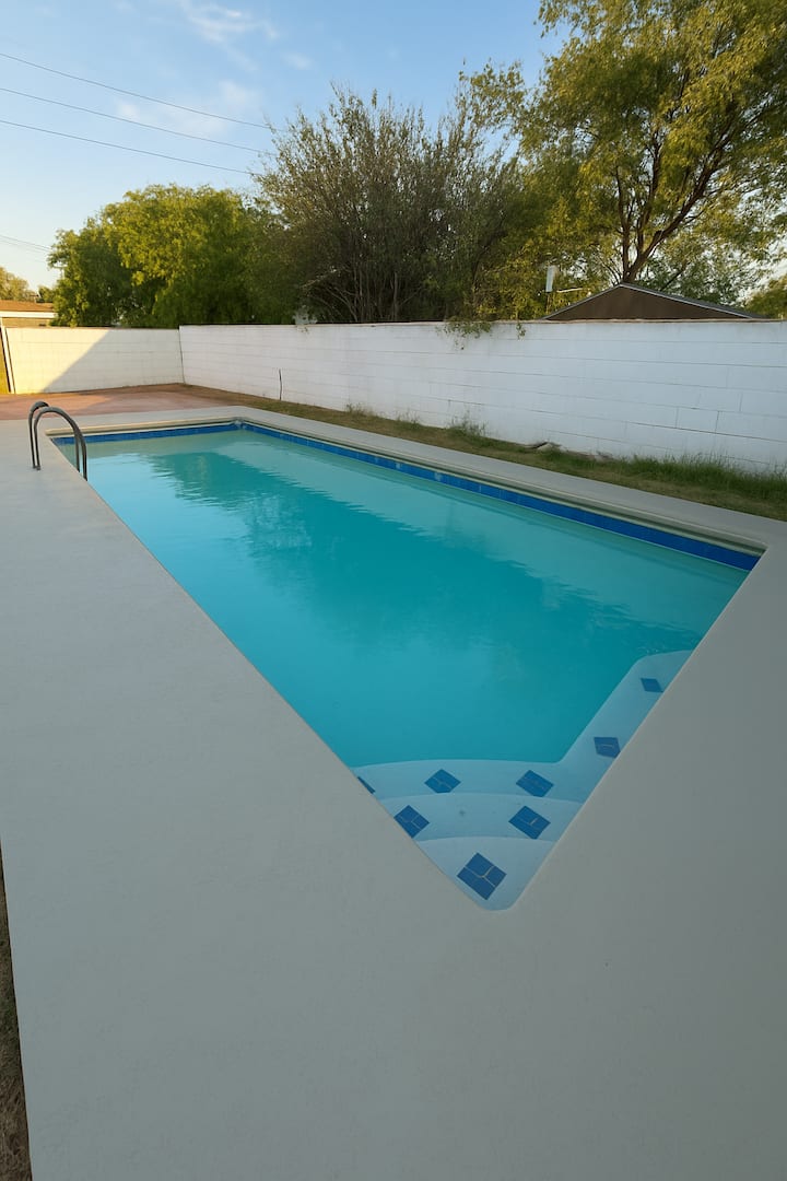 Glenwood Poolside Escape - Odessa, TX