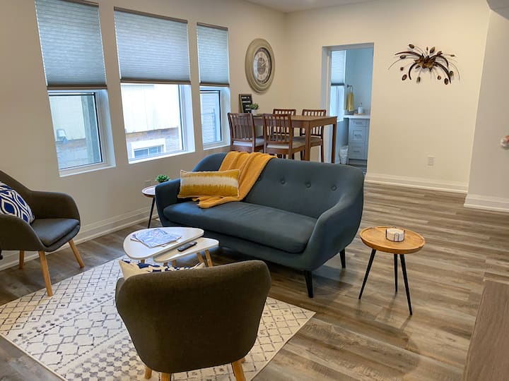 Tuscan Suite: Spacious Renovated 2bd+2bath Apt Dtk - Kitchener