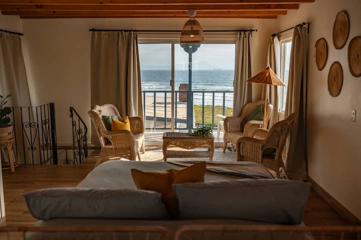 Casa Tiki - Tropical Beachfront Chilluxe - Ensenada