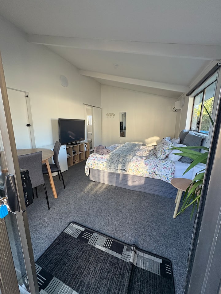 Royal Spoonbill Accommodation -