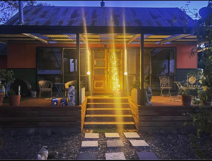 Spring Terrace Camel Farm Guest House - Millthorpe