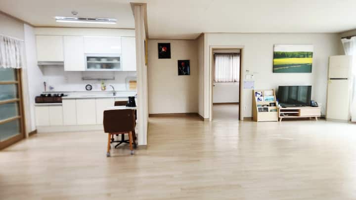 포천 애견동반가능 단독독채펜션. 둘레길 산책하기 좋아요. 빅존2층 - 오포읍