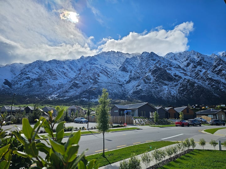 Modern 2 Bedroom, 7 Min From Airport, Amazing View - Southland