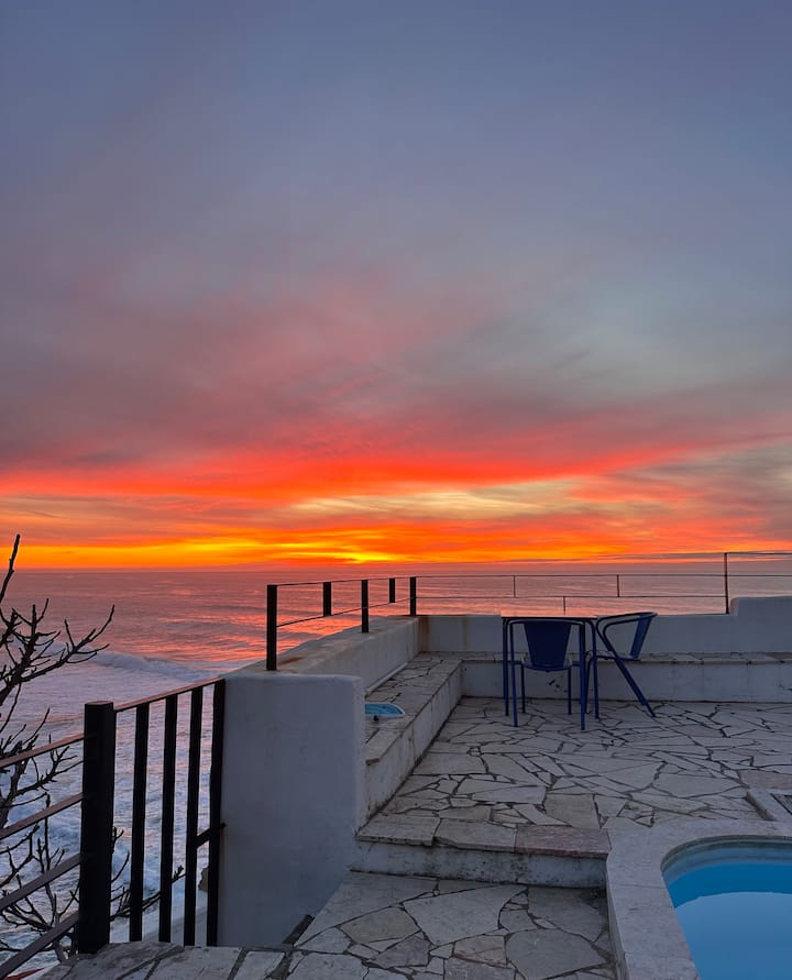 Cliff-front Ocean View Retreat – Casa Condessa - 辛特拉
