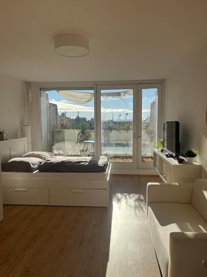 Bright Studio Apartment In Front Olympia Park - Munich (Monacor di Baviera)