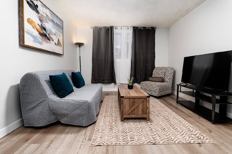 Edmonton, Canada Vacation Rentals - Airbnb