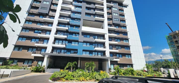 Paradise Haven At Via (Roof Top Pool,  2 Ac Units) - Kingston (Jamaica)
