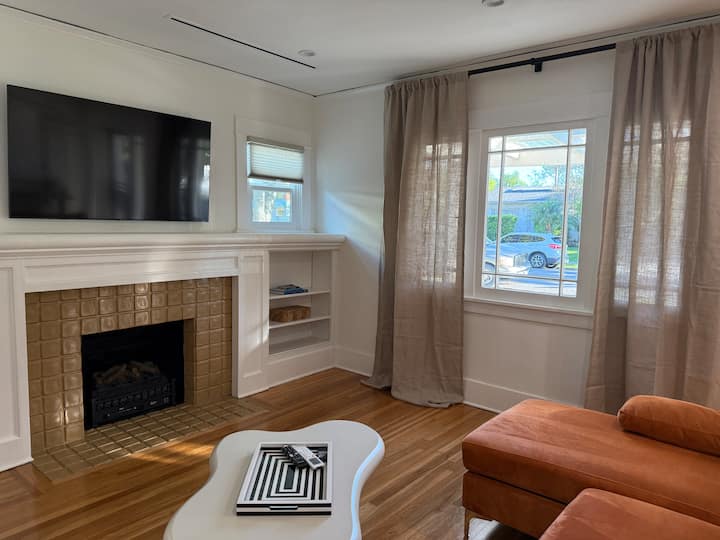 California Traditional Midcentury Vibe - Echo Park - Los Angeles