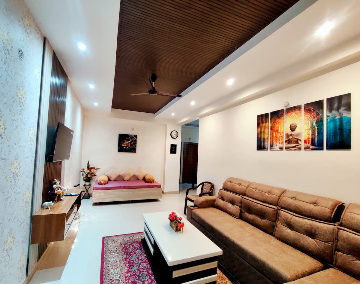 Varanasi Holiday Rentals & Homes - Uttar Pradesh, India | Airbnb