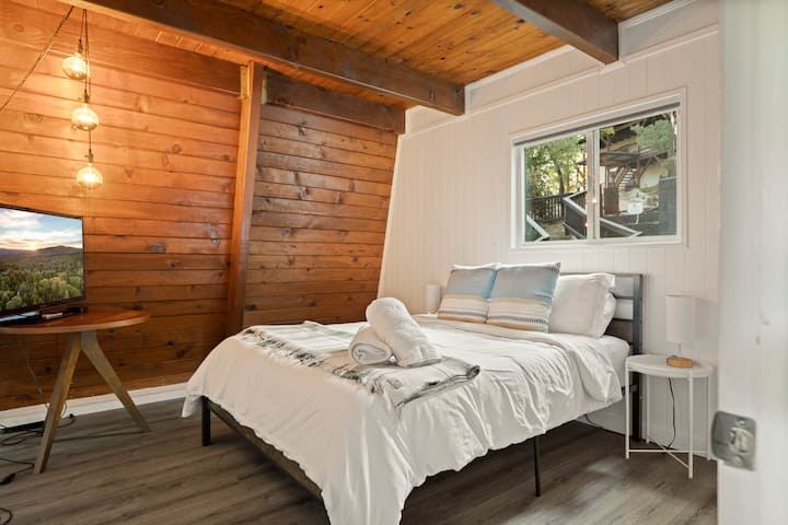 Quiet 5br Mountain Cabin | Families & Pet-friendly - Running Springs, CA