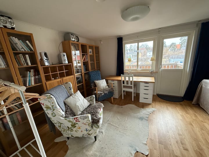 Lägenhet På öVervåning I En Villa - Stockholm