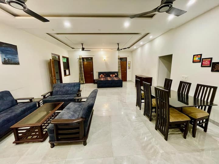 Black Pearl Villa Panchkula Sector 28 - Panchkula