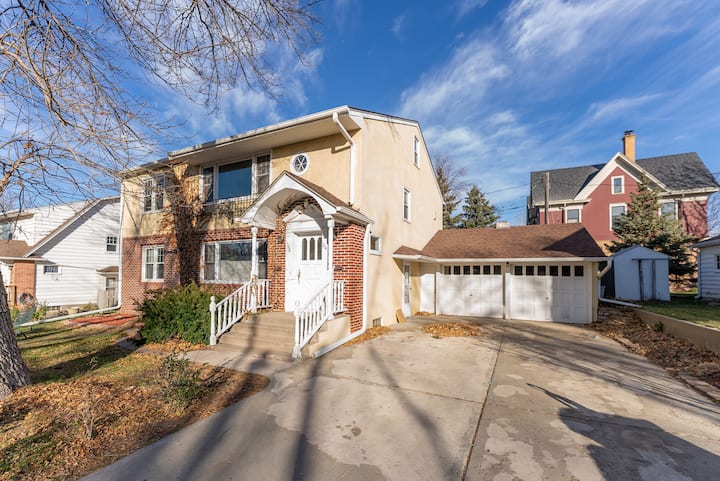 Entire Two Bedroom Unit - Sioux Falls, SD