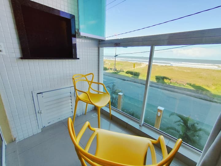 Férias Em Frente Ao Mar Com Churrasqueira E Ar. - Paranaguá