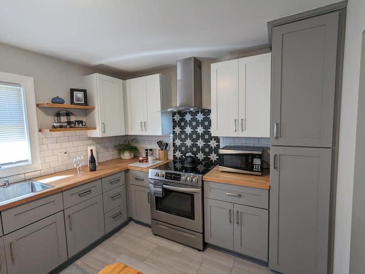 Stylishly Charming In W Cola. - Saint Andrews, SC