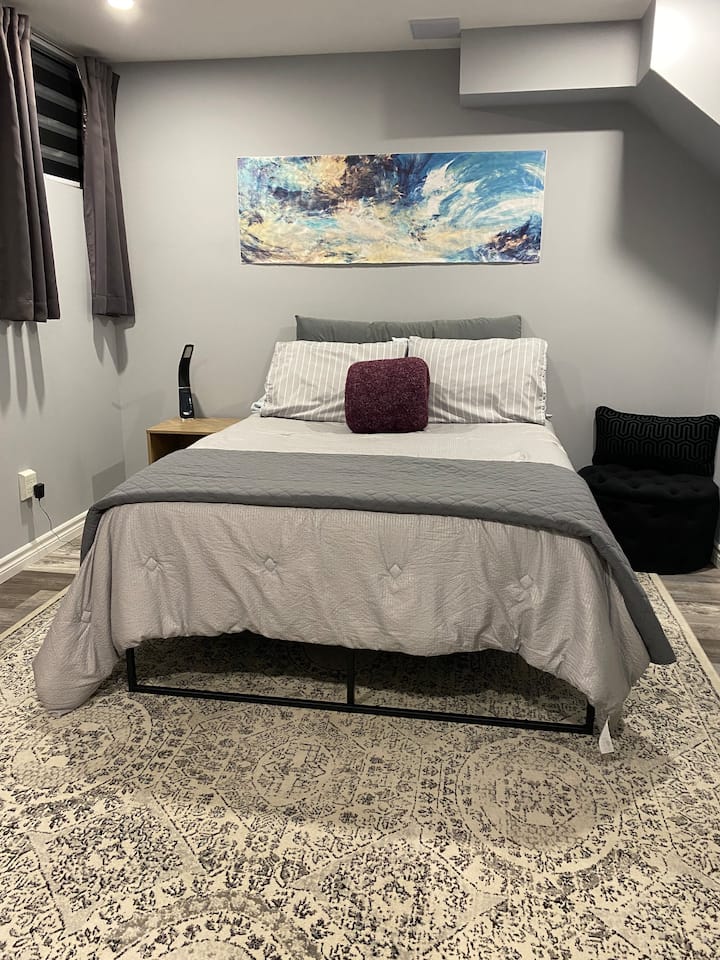 Sleek & Cozy Basement Suite - Barrie