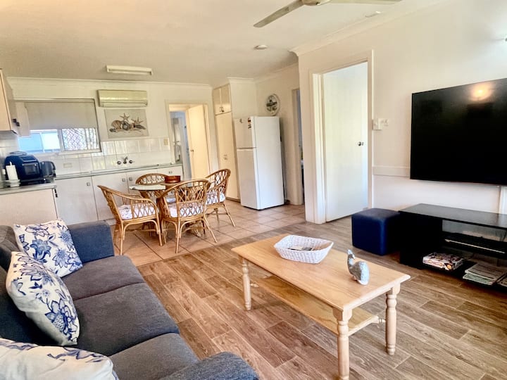 Beachfront, Views, Pool, Silversands Apartments - Hervey Bay