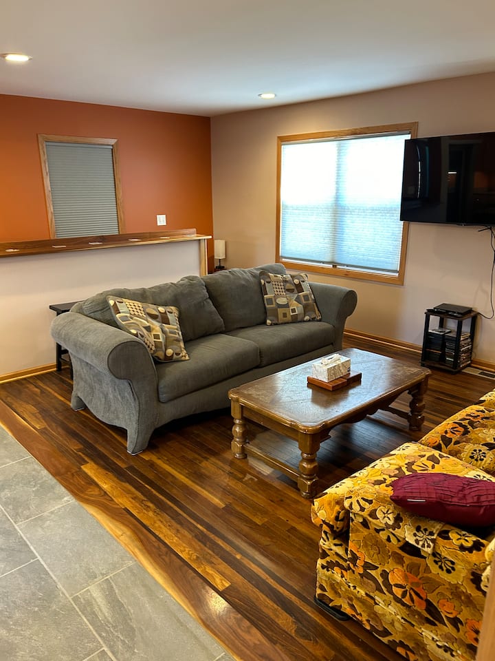 Cozy Getaway W/close Proximity - Bloomington