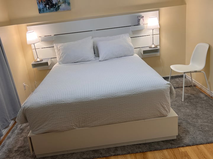 1 Bedroom Basement Suite - Calgary
