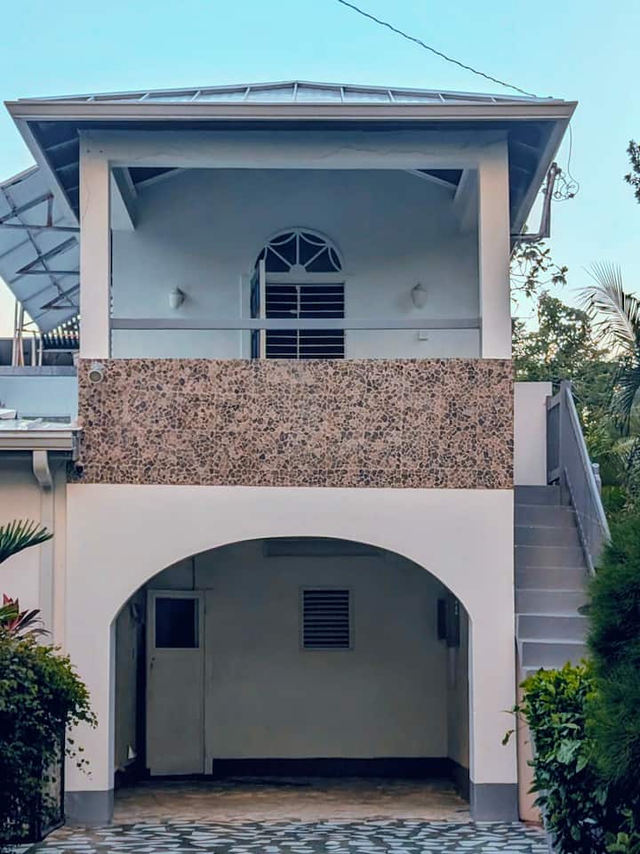 Vista Azul: Superior Upstairs Apartment - Port Antonio
