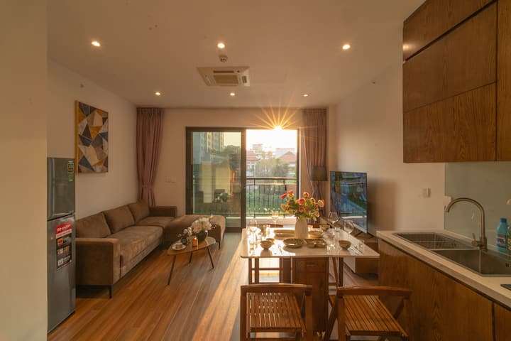 Premium-1brs 50m2 Balcony/front Lake/10' Old Town - Hanoi