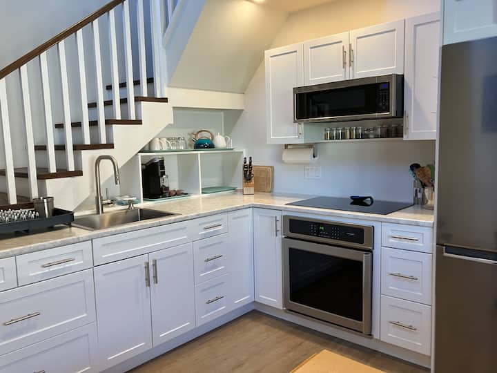 River Carriage House - Quadra Island