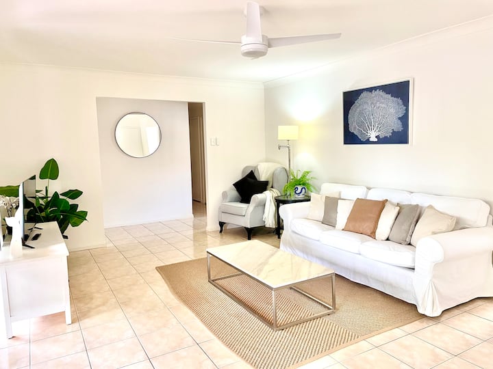 Spacious And Bright 3 Bed Shoal Bay Home - Nelson Bay