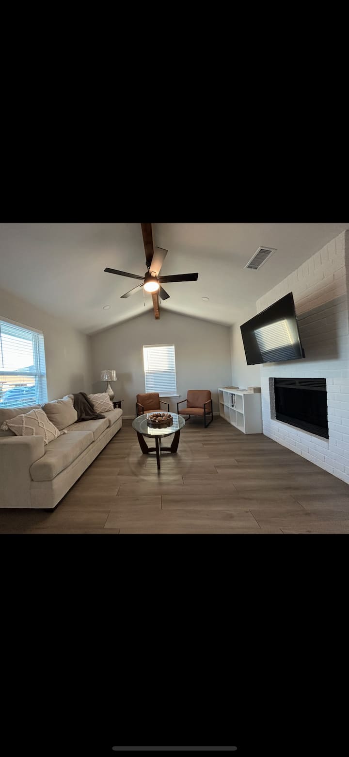 Spacious Home - Arlington