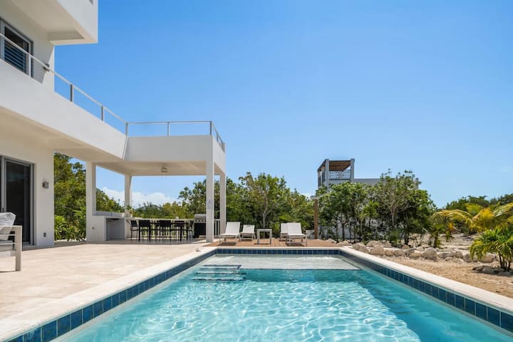 Modern Villa With Private Pool Near Long Bay Beach - Turks and Caicos Islands