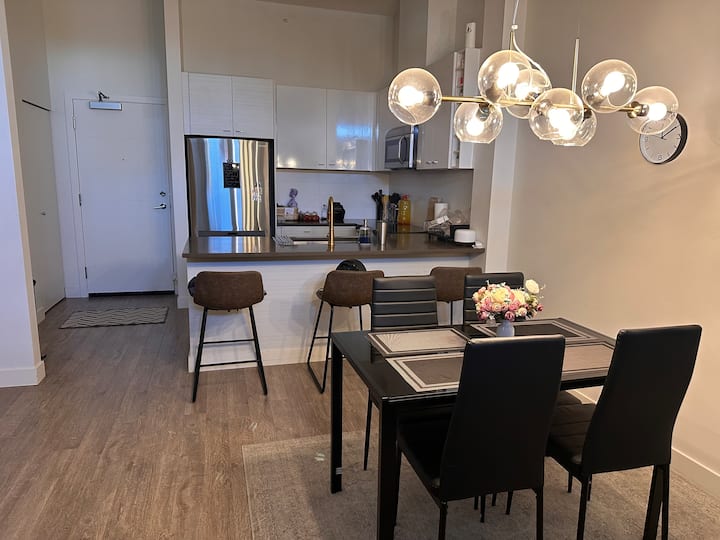 Beautiful Private Bedroom/bath - Surrey