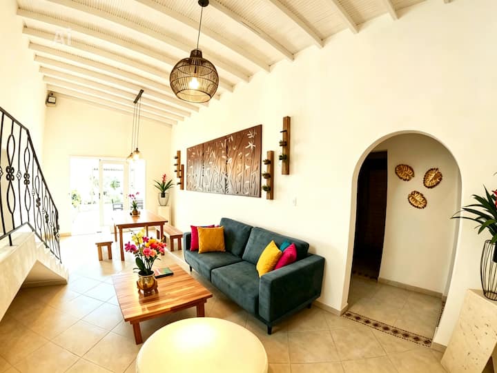 Ii. Magnífica Casa En Laureles / Unicentro - Medellín