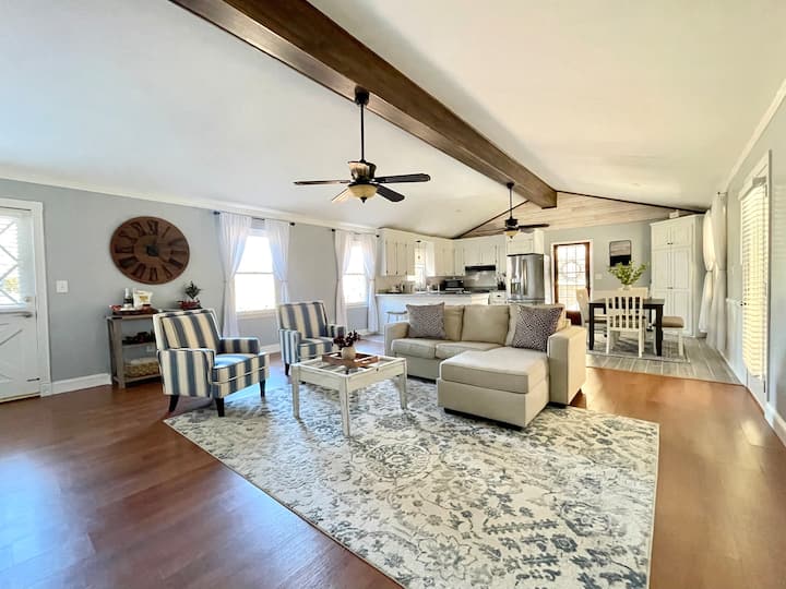 A Private & Cozy Stay - Greer, SC