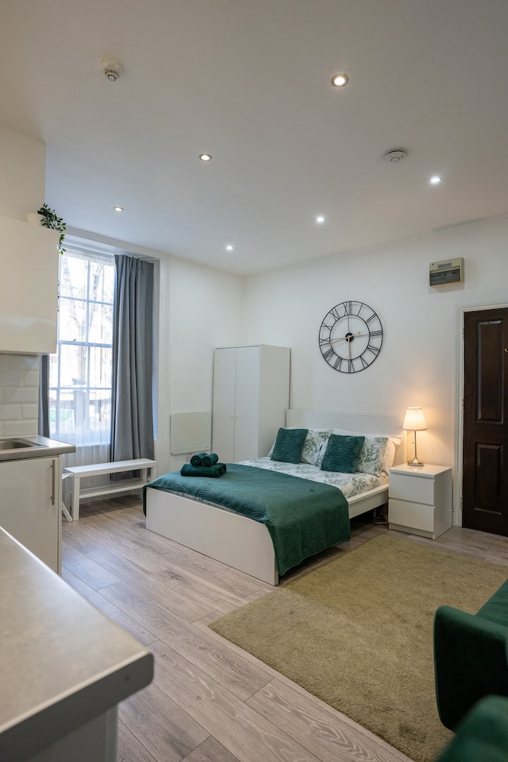 Beautiful Studio Flat In Hackney - London, UK