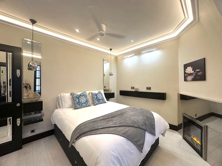 Covent Garden Chic Retreat: Silent Luxe Escape - Marylebone