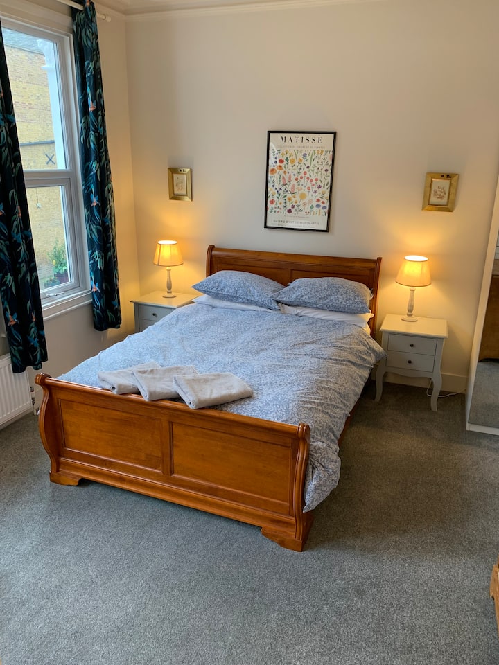 The Master Suite - London