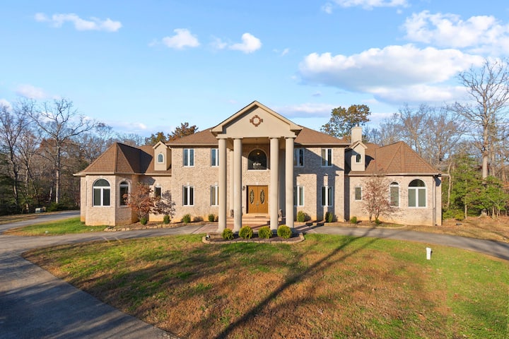 Luxury Mansion Near Washington Dc. (B&b) - Waldorf, MD