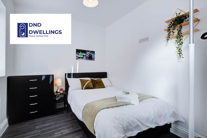 Modern 5 Bed House With Parking - Colchester