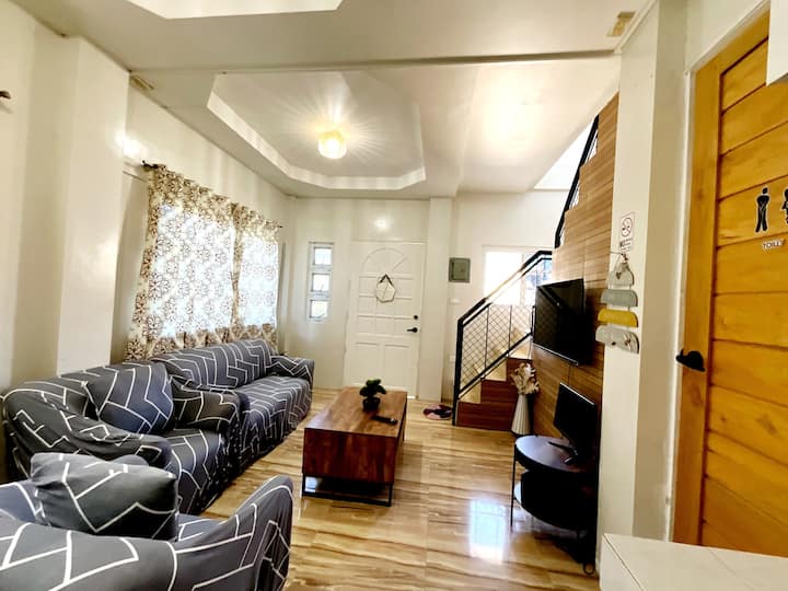 Rustic Retreat, Few Minutes Drive To City Center. - San Fernando