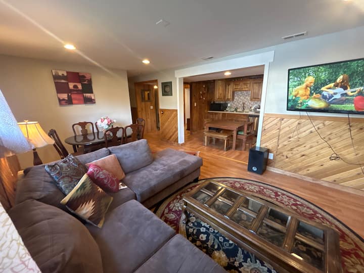 Private Suite In Sandy! Close To The Ski Resort! - Sandy, UT