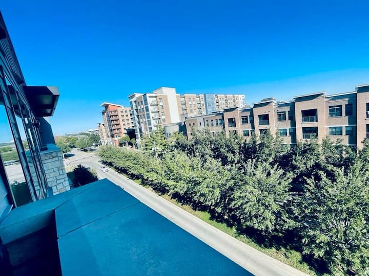 Safe, Serene & Family Friendly - Farmers Branch, TX