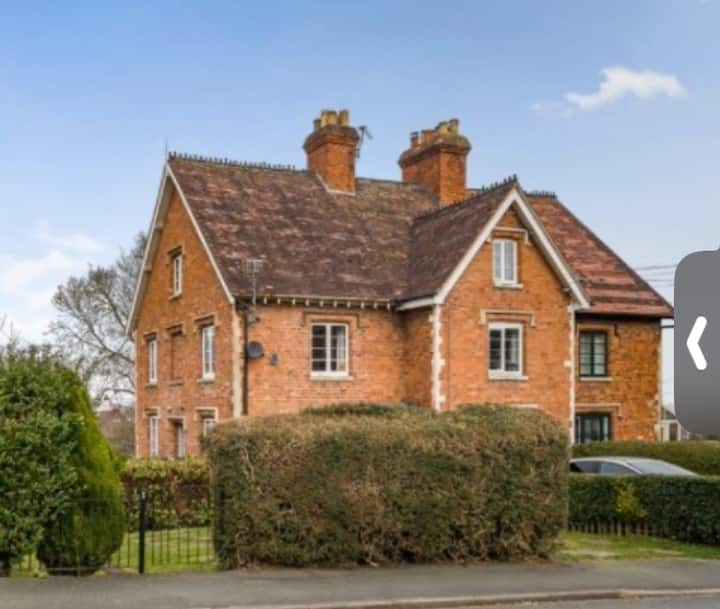Private Garden Apartment Walking Distance Malvern - Upton upon Severn